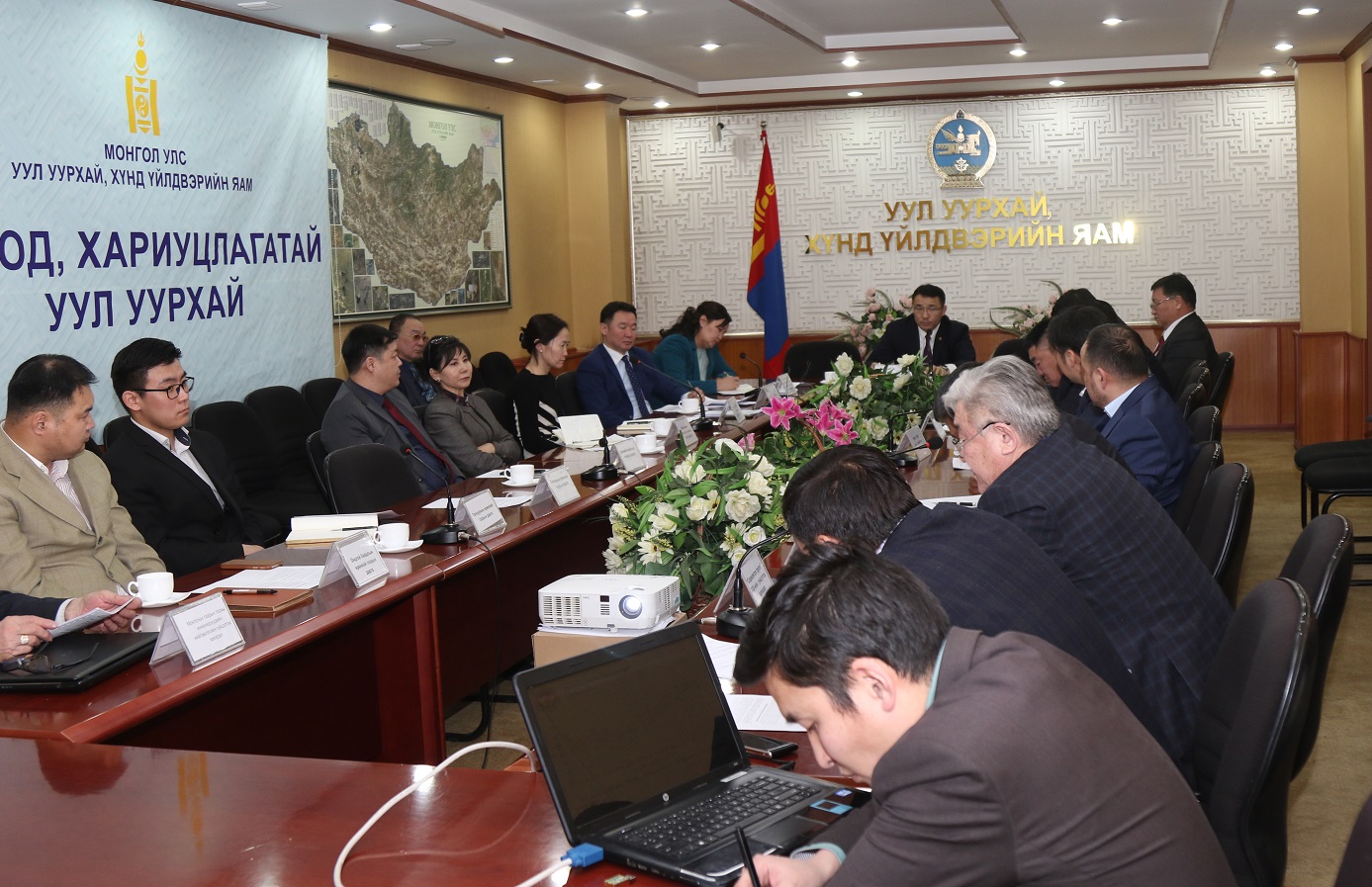 Vip76 Mn Газрын тосны бүтээгдэхүүний хангамж өнөөгийн нөхцөл байдлын талаар хэлэлцэв