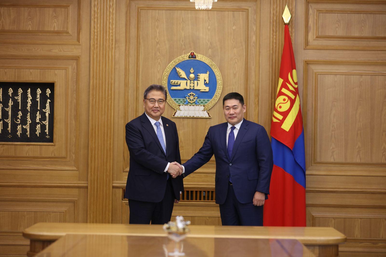 VIP76.mn | Монгол иргэдийн визийн нөхцөлийг хөнгөвчлөх, хэтдээ визгүй зорчих чиглэлд онцгой ...