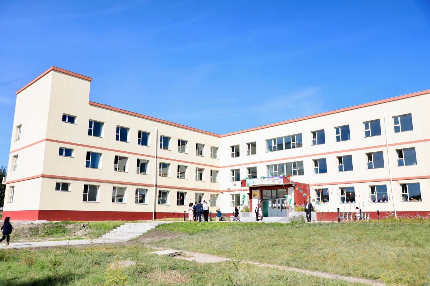 Vip76 Mn Нэгдүгээр сургуулийн өргөтгөлийн барилга ашиглалтад орлоо