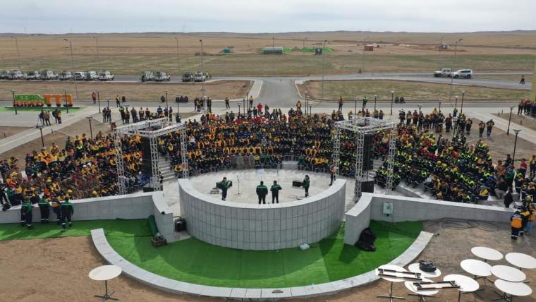 VIP76.mn | 3000 уурхайчид 3000 мод тарилаа