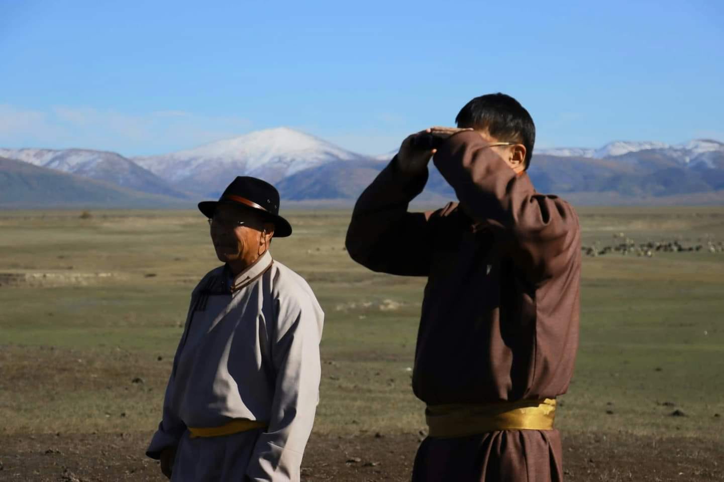 VIP76.mn | Дархадын Цэнхэр хотгорын 270 гаруй нууруудыг тэжээдэг ширгэж, цойцон нуурыг эргэн сэргээв