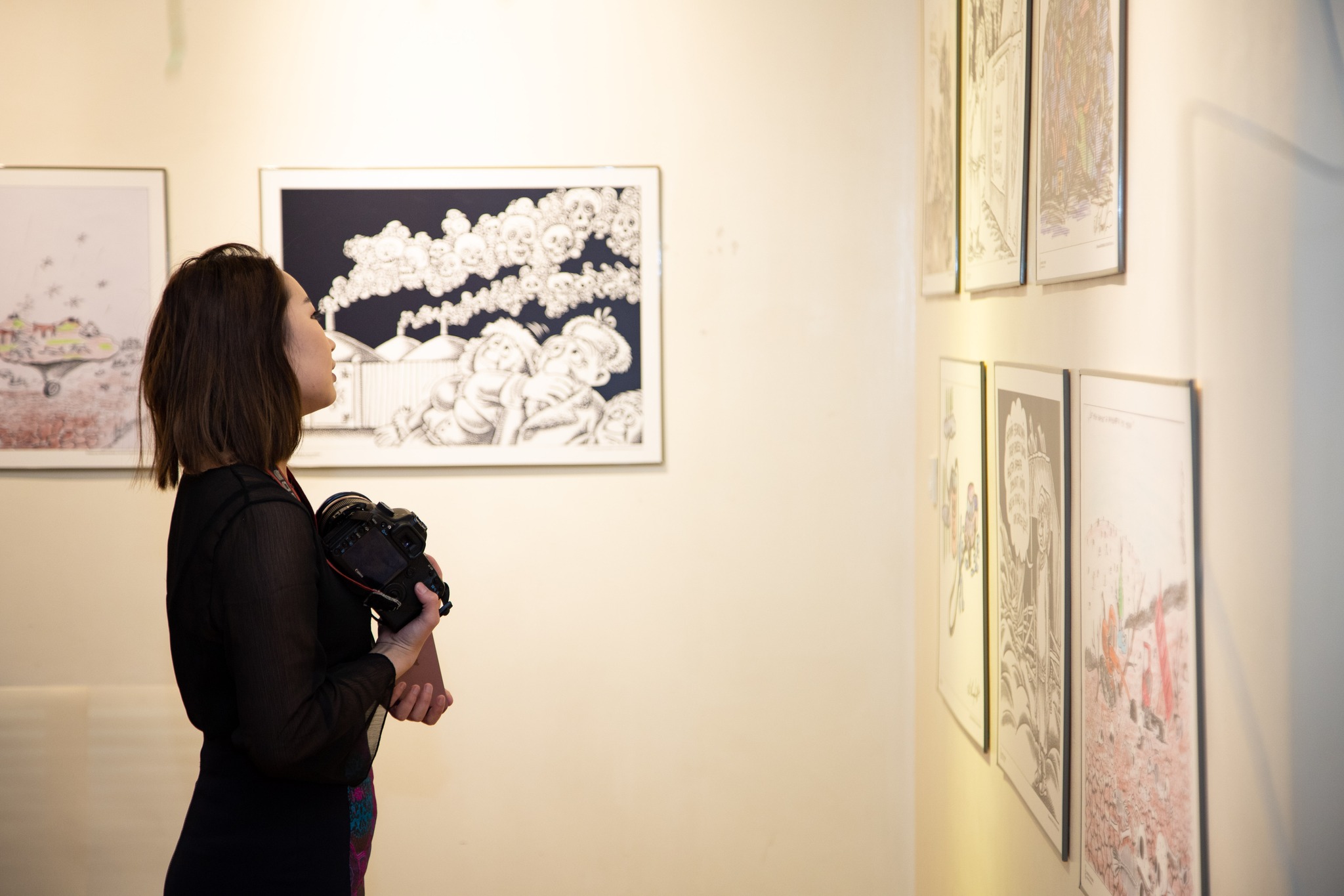 VIP76.mn | "Хүний эрх, эрх чөлөө" шог зургийн үзэсгэлэн нээлтээ хийлээ