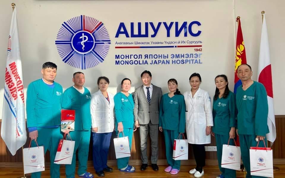 VIP76.mn | Хөвсгөл аймгийнхаа Улсын аварга малчин, Улсын аварга саальчин гэр бүлүүдийг урьдчилан ...