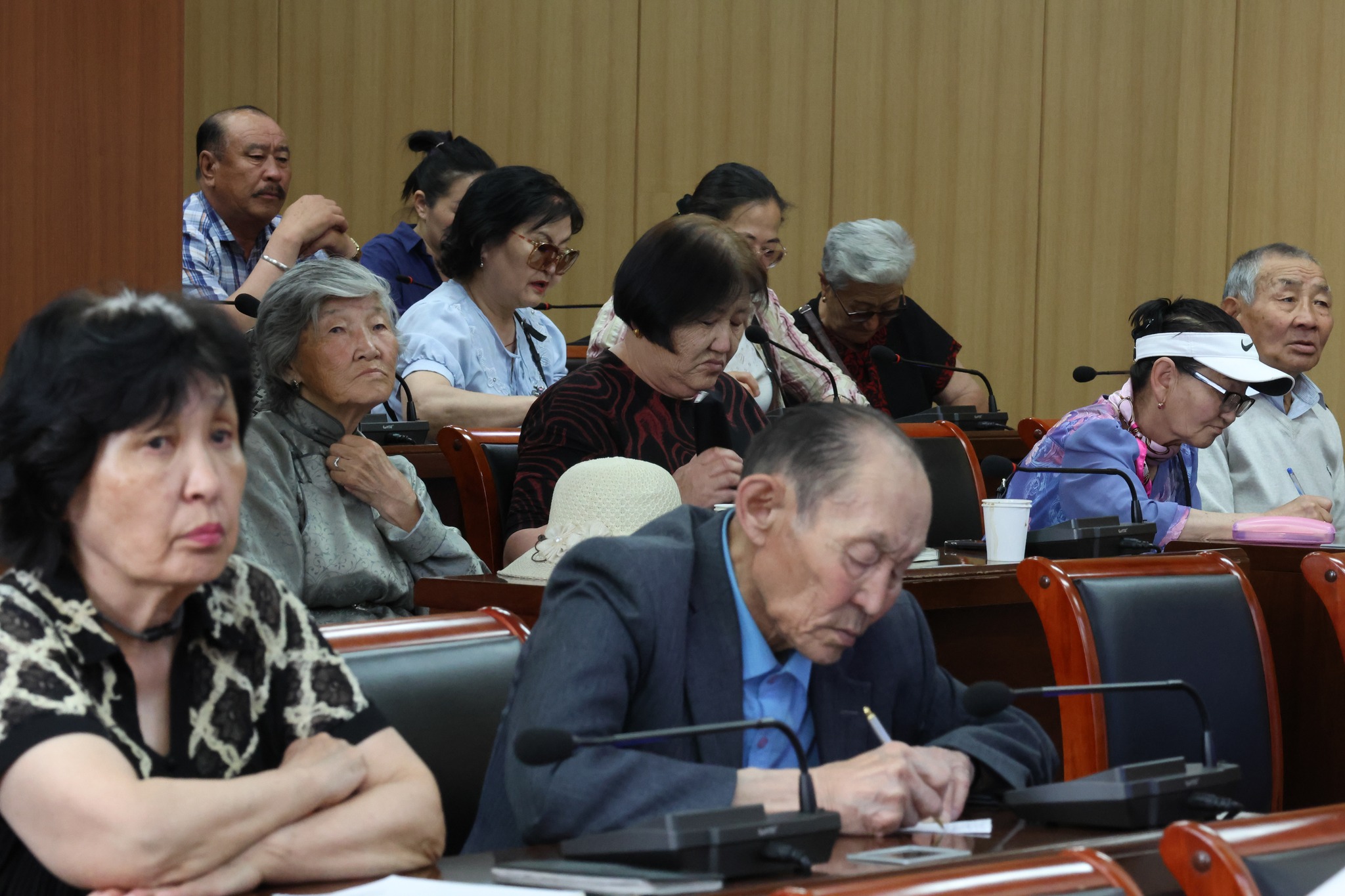 Vip76 Mn Хуулийн төсөлд санал авах хэлэлцүүлэг боллоо