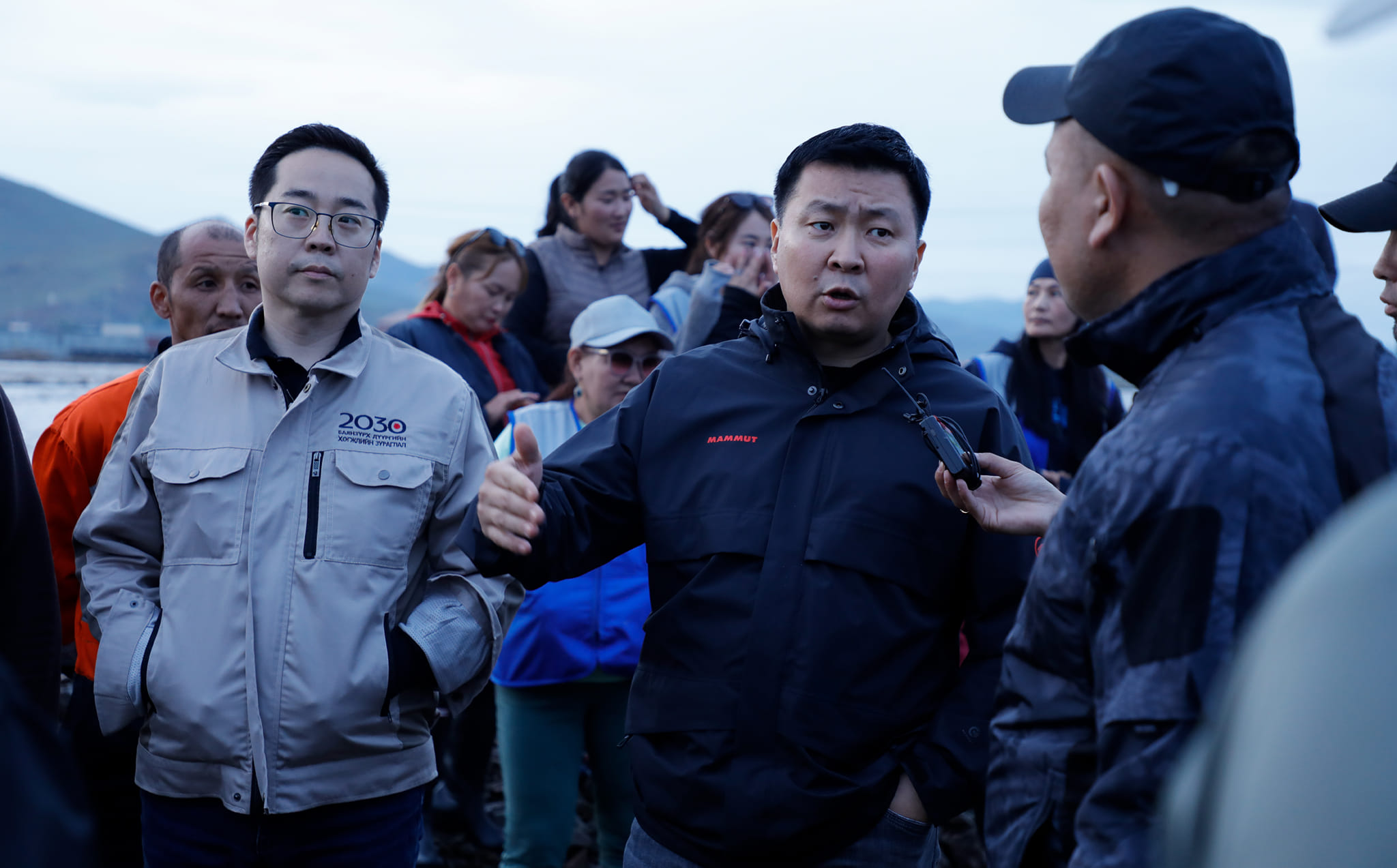 VIP76.mn | Үерт автсан өрхүүдийг нүүлгэж, усны урсгалыг зөв гольдролд оруулахад шаардлагатай ...