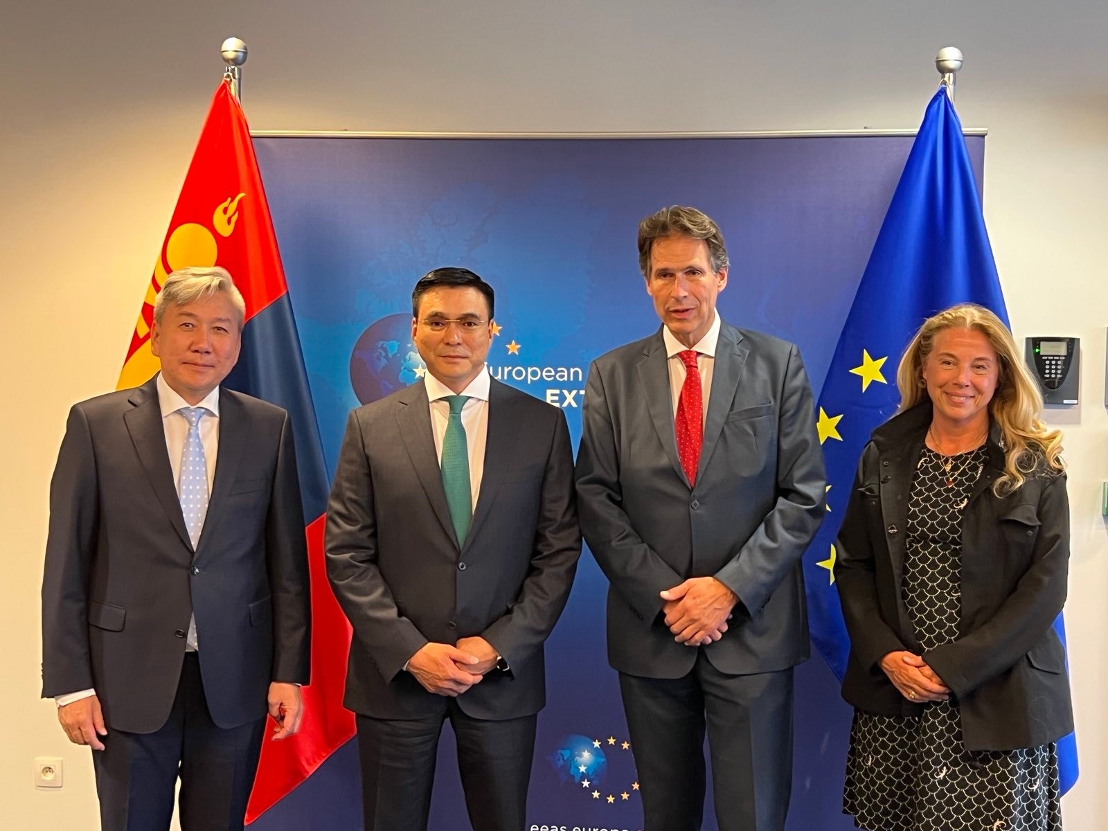 VIP76.mn | БЕНИЛЮКС-ийн орнуудын бизнесийн төлөөлөлтэй уулзлаа