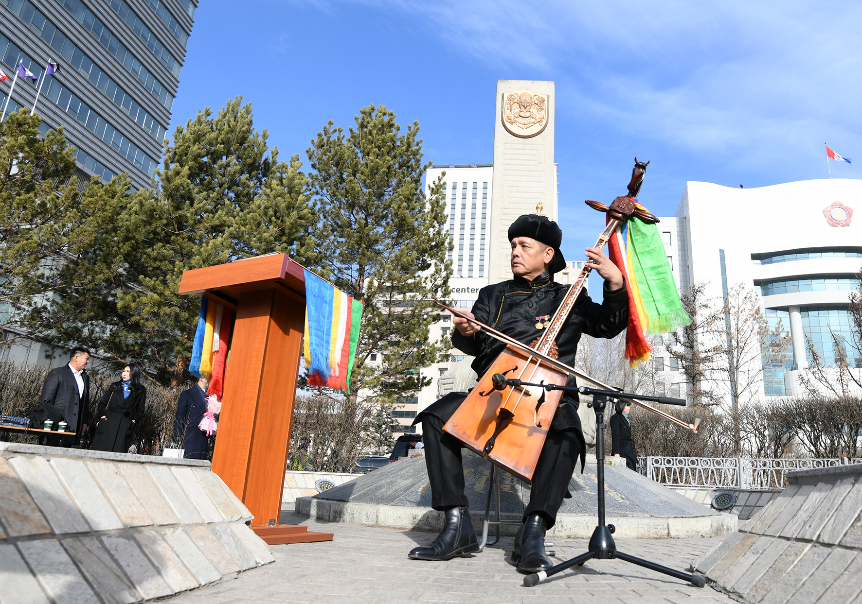 VIP76.mn | МЭЛХИЙТ ХӨШӨӨНД ХҮНДЭТГЭЛ ҮЗҮҮЛЖ, НИЙСЛЭЛИЙН СҮЛДЭТ ХУУРЫГ ЦЭНГҮҮЛЛЭЭ