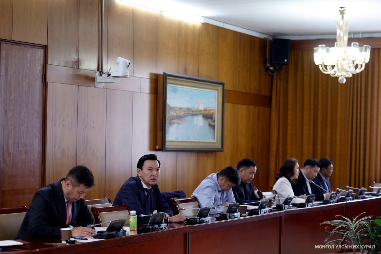 VIP76.mn | Улсын Их Хурлын тогтоолын төслийг хэлэлцэв
