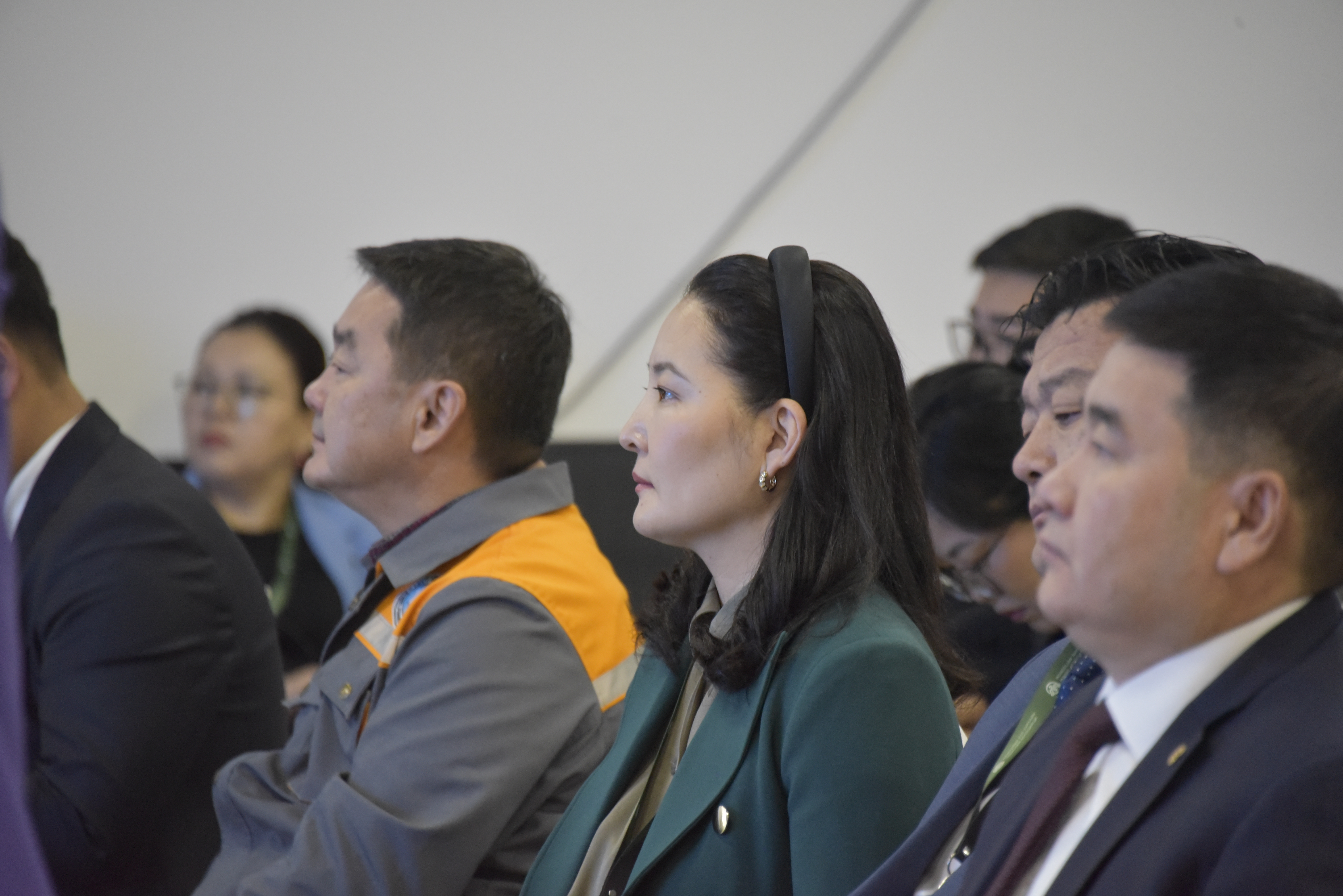 VIP76.mn | Хариуцлагатай уул уурхайг эдийн засгийн тэргүүлэх чиглэл болгон хөгжүүлнэ