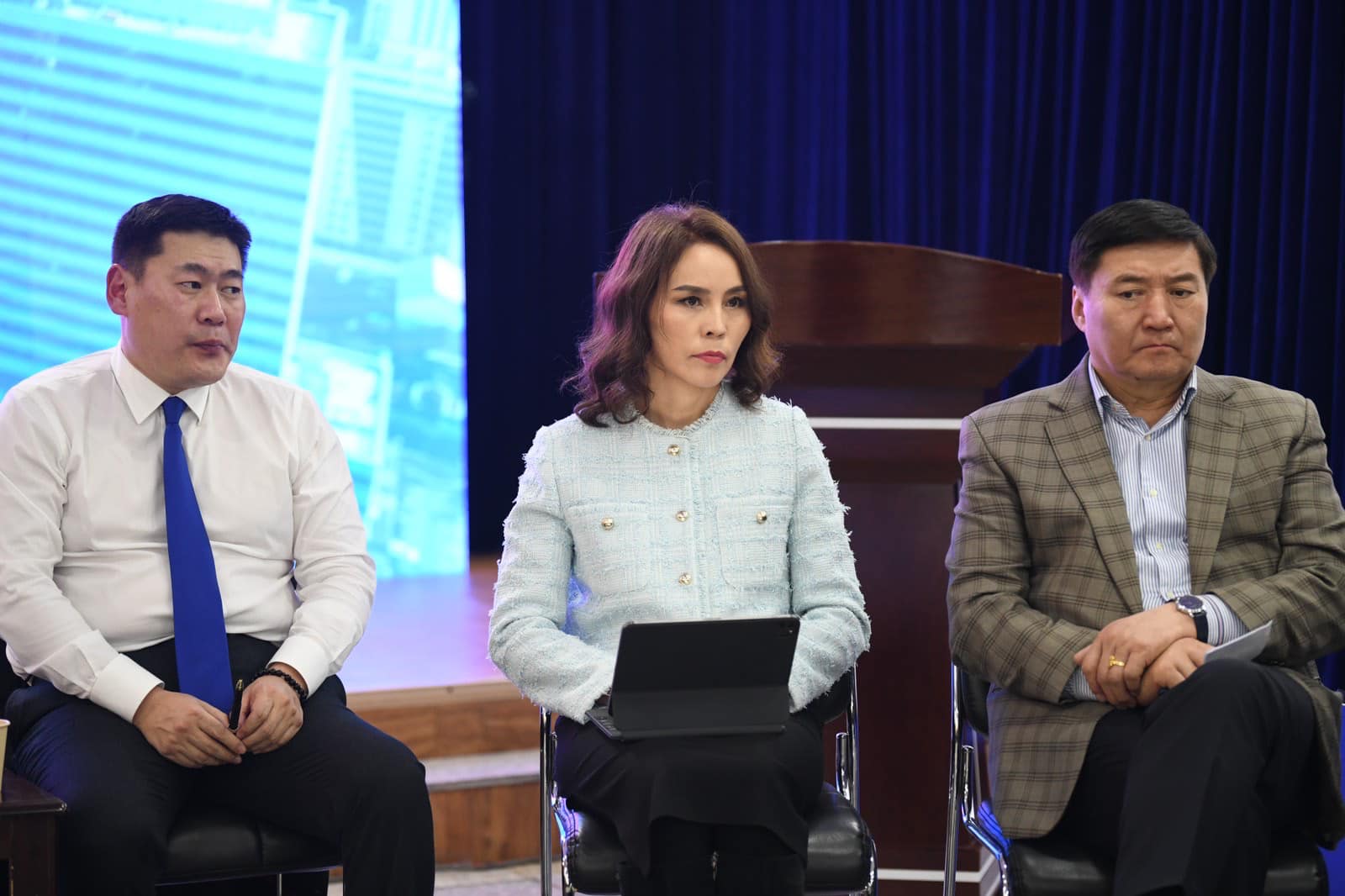 Vip76 Mn Нийслэлийг бүсчилж хөгжүүлэх төлөвлөгөөг Сүхбаатар дүүрэгт танилцууллаа