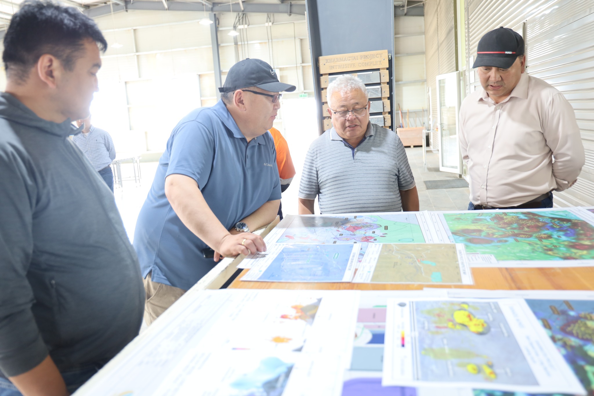 VIP76.mn | Аж үйлдвэр, Эрдэс баялгийн сайд Ц.Туваан “Занаду" ХХК-ийн үйл ажиллагаатай танилцлаа