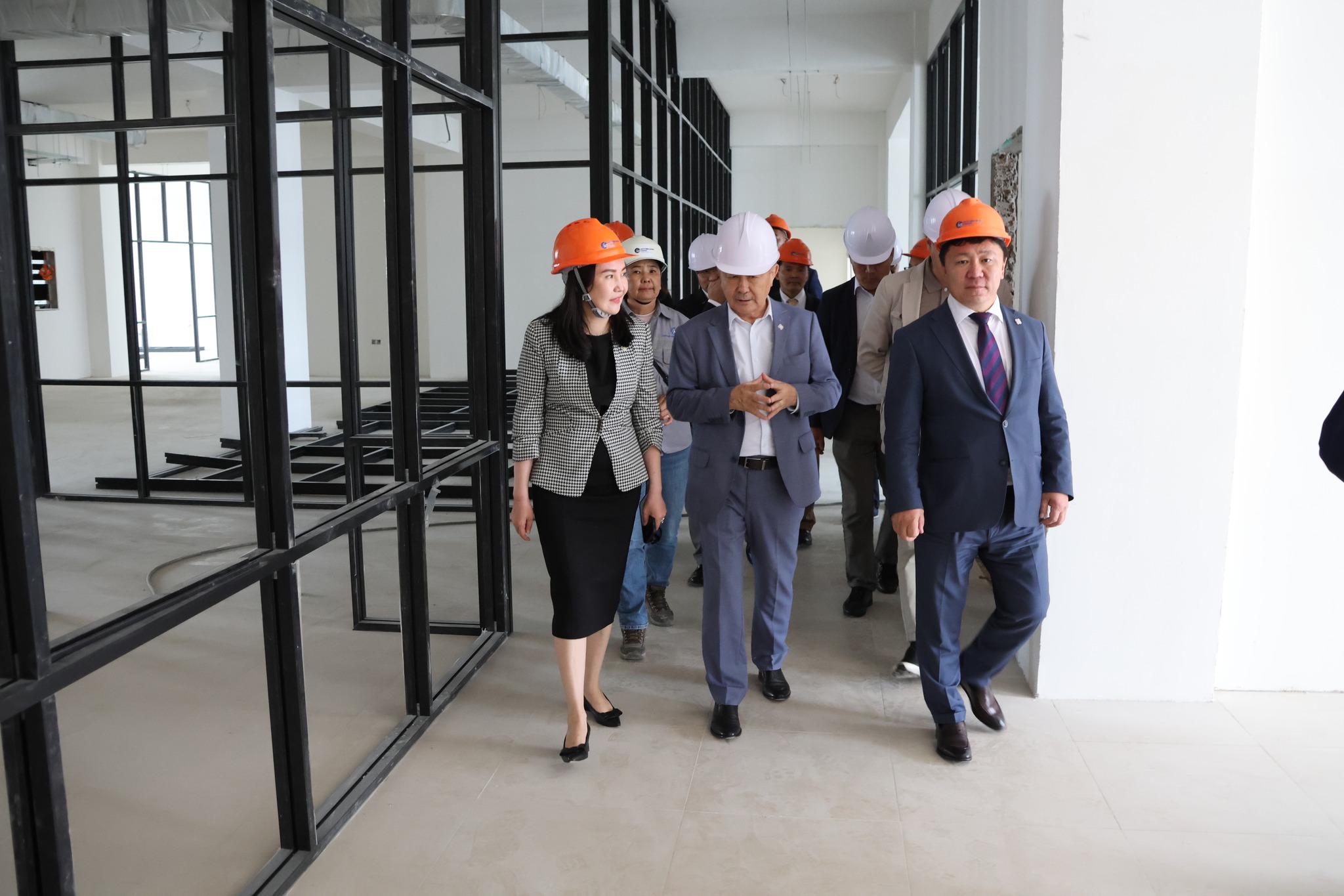 VIP76.mn | Шинжлэх ухааны цогцолборын бүтээн байгуулалтын явцтай танилцлаа