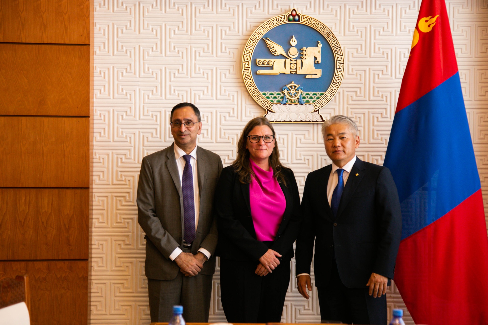 Vip76 Mn АЗИЙН ХӨГЖЛИЙН БАНКНЫ ЗҮҮН АЗИЙН ГАЗРЫН ЕРӨНХИЙ ЗАХИРАЛ МОХАММАД ИСАН ХАН ТЭРГҮҮТЭЙ