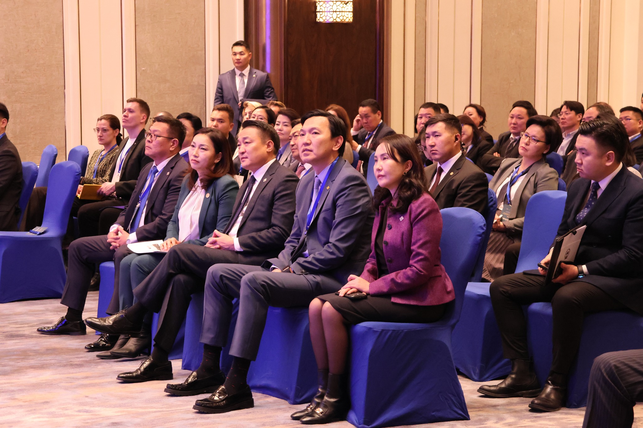 Vip76 Mn “Парламентын хяналтыг үр дүнтэй хэрэгжүүлэх нь” чуулга уулзалт боллоо