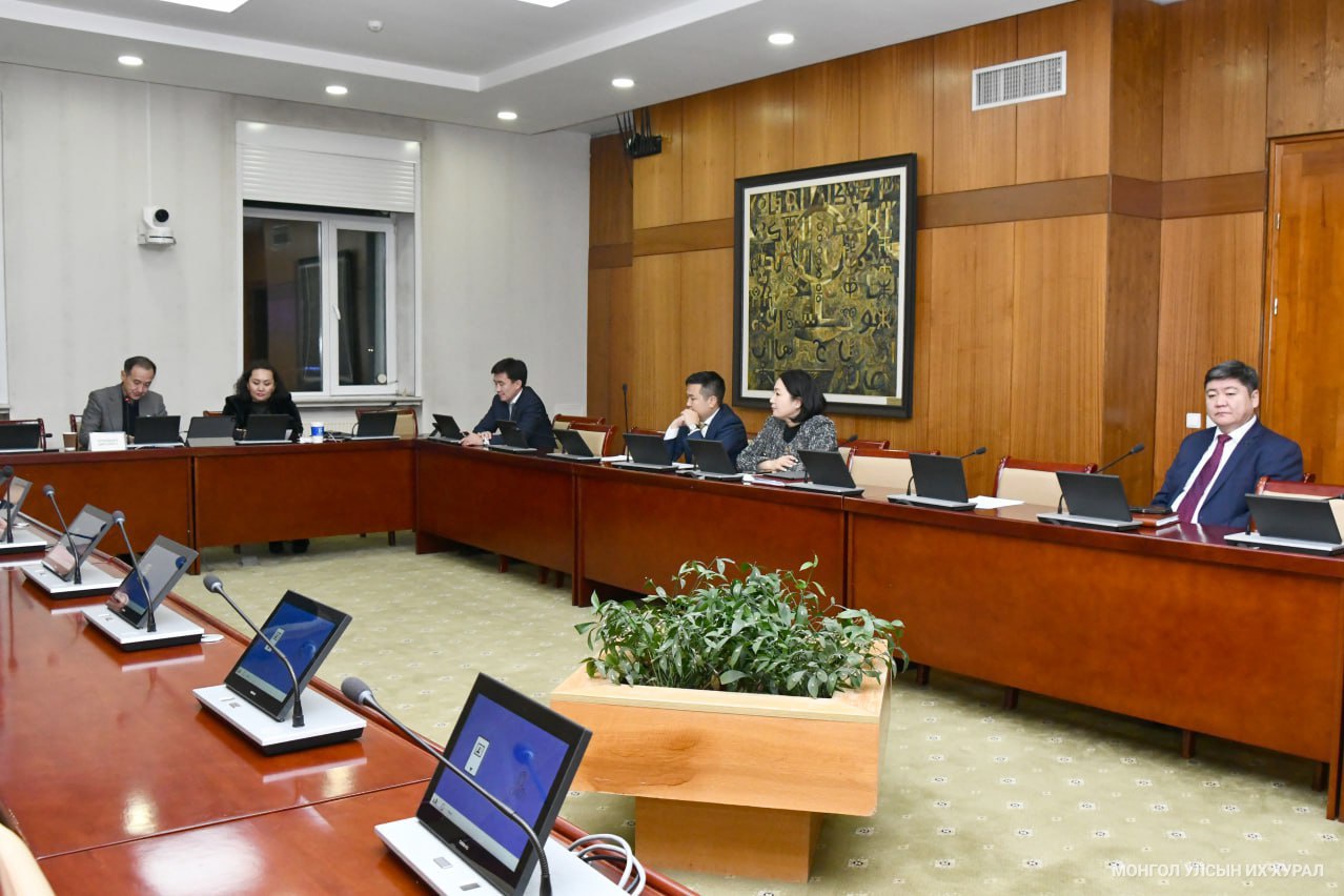 VIP76.mn | Байнгын хорооны тогтоолын төслийг баталлаа