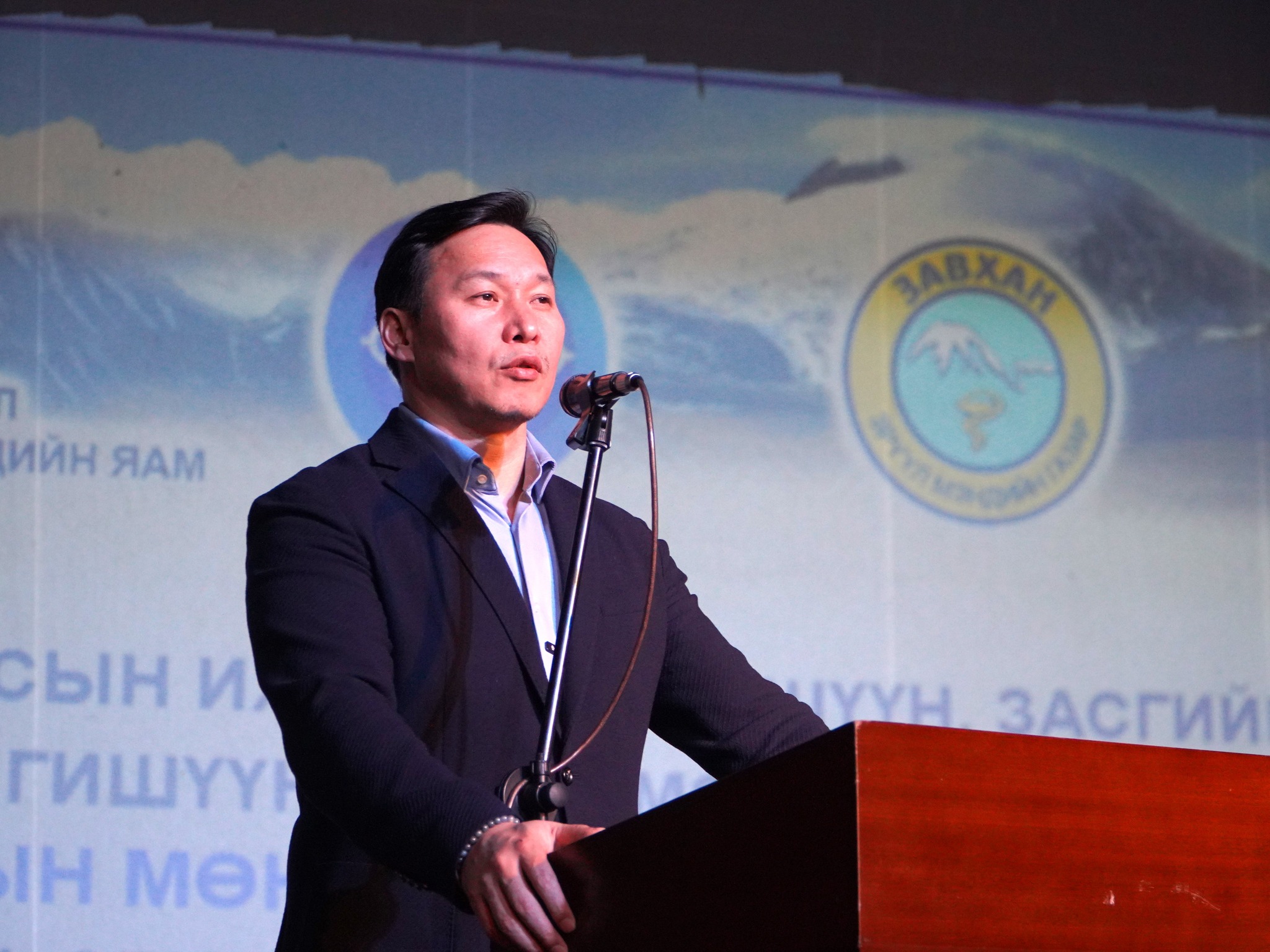 Vip76 Mn Т МӨНХСАЙХАН САЙД НӨМРӨГ СОНГИНО ТЭЛМЭН СУМДЫН ЭРҮҮЛ МЭНДИЙН ТӨВД АВТОМАШИН ШИЙДВЭРЛЭВ