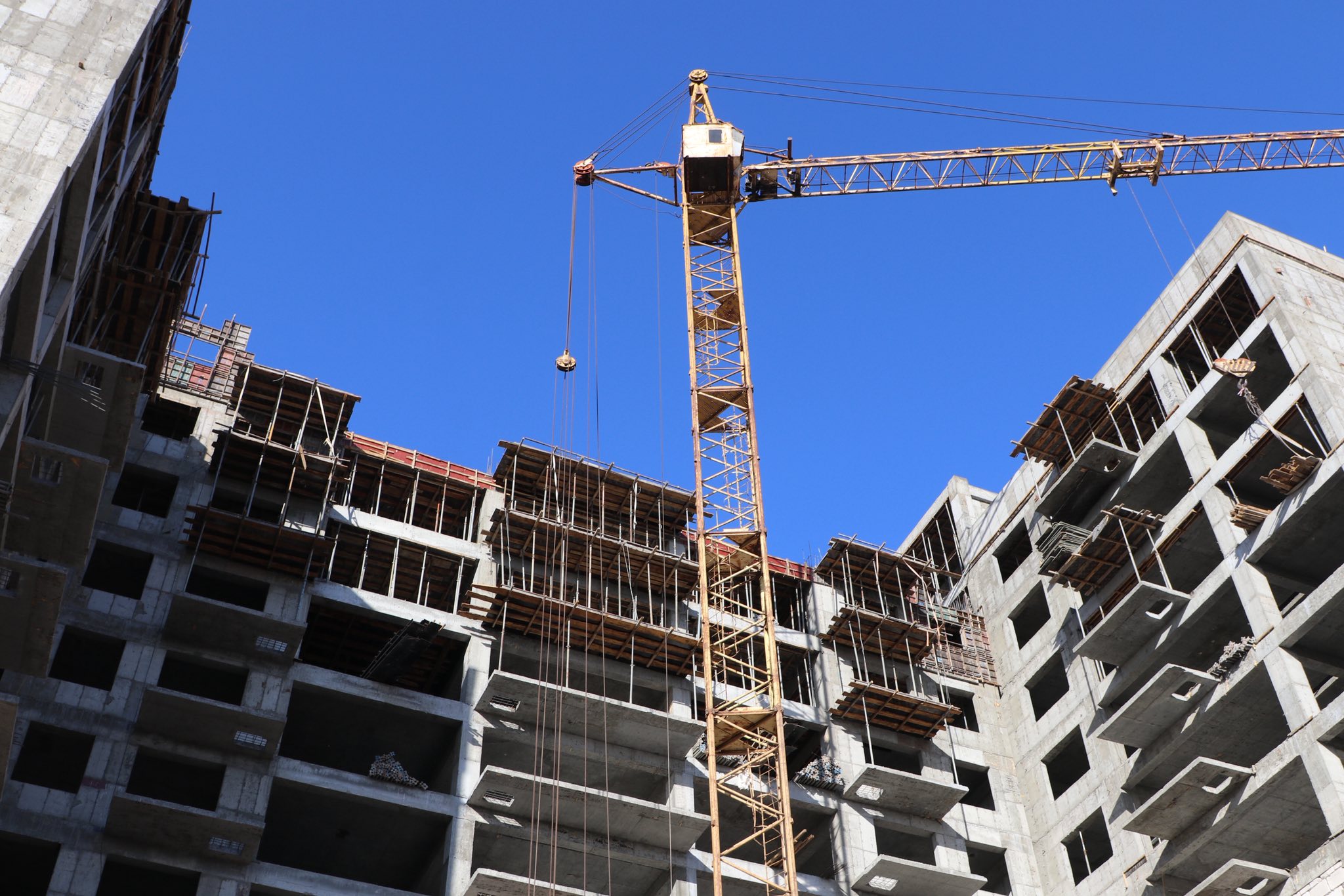 VIP76.mn | Сэлэнгэ аймагт дахин төлөвлөлтөөс шинээр байгуулж буй 225 айлын орон сууцын барилгын ...