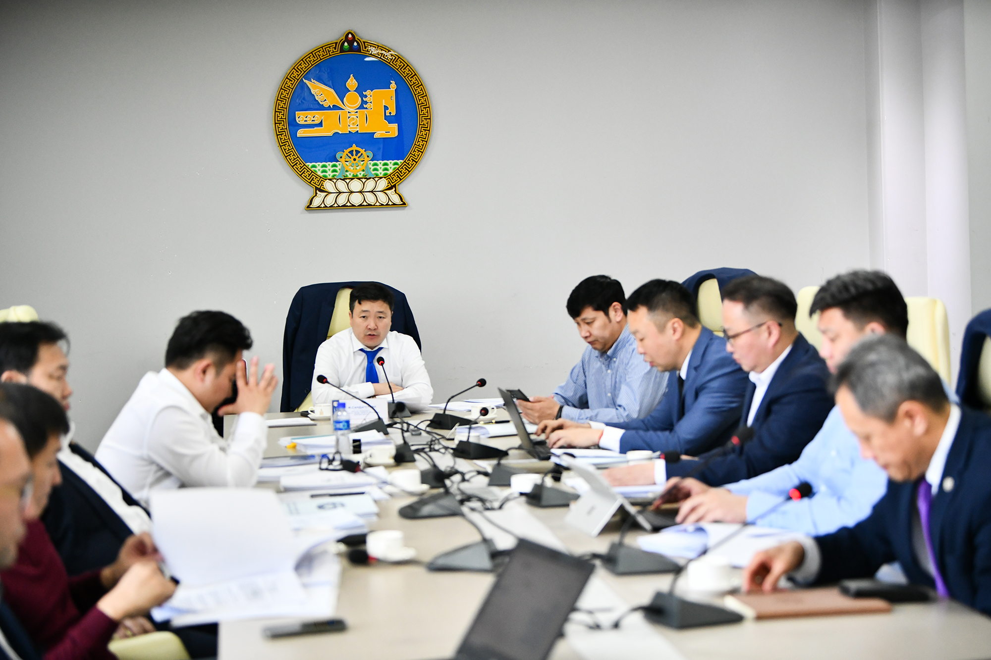 VIP76.mn | Нийслэлийн ИТХ-ын Эдийн засаг, төсөв, хөрөнгө оруулалтын хороо хуралдлаа